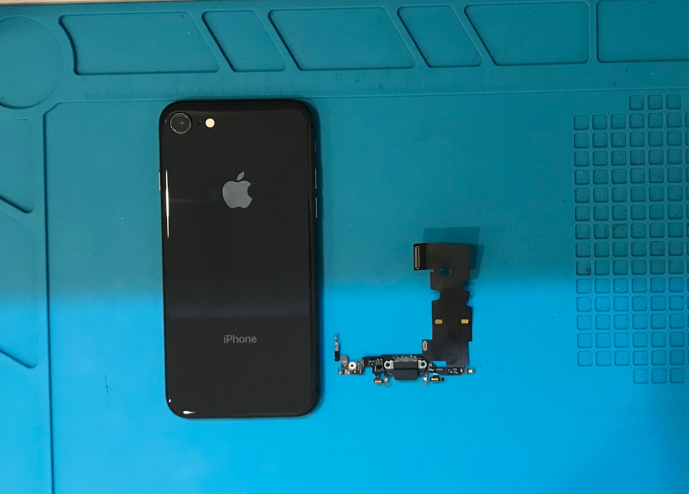 iPhone8ドックコネクタ(充電口)修理【iPhone修理所沢】 | iPhone&iPad修理SmaFast所沢プロぺ通り店